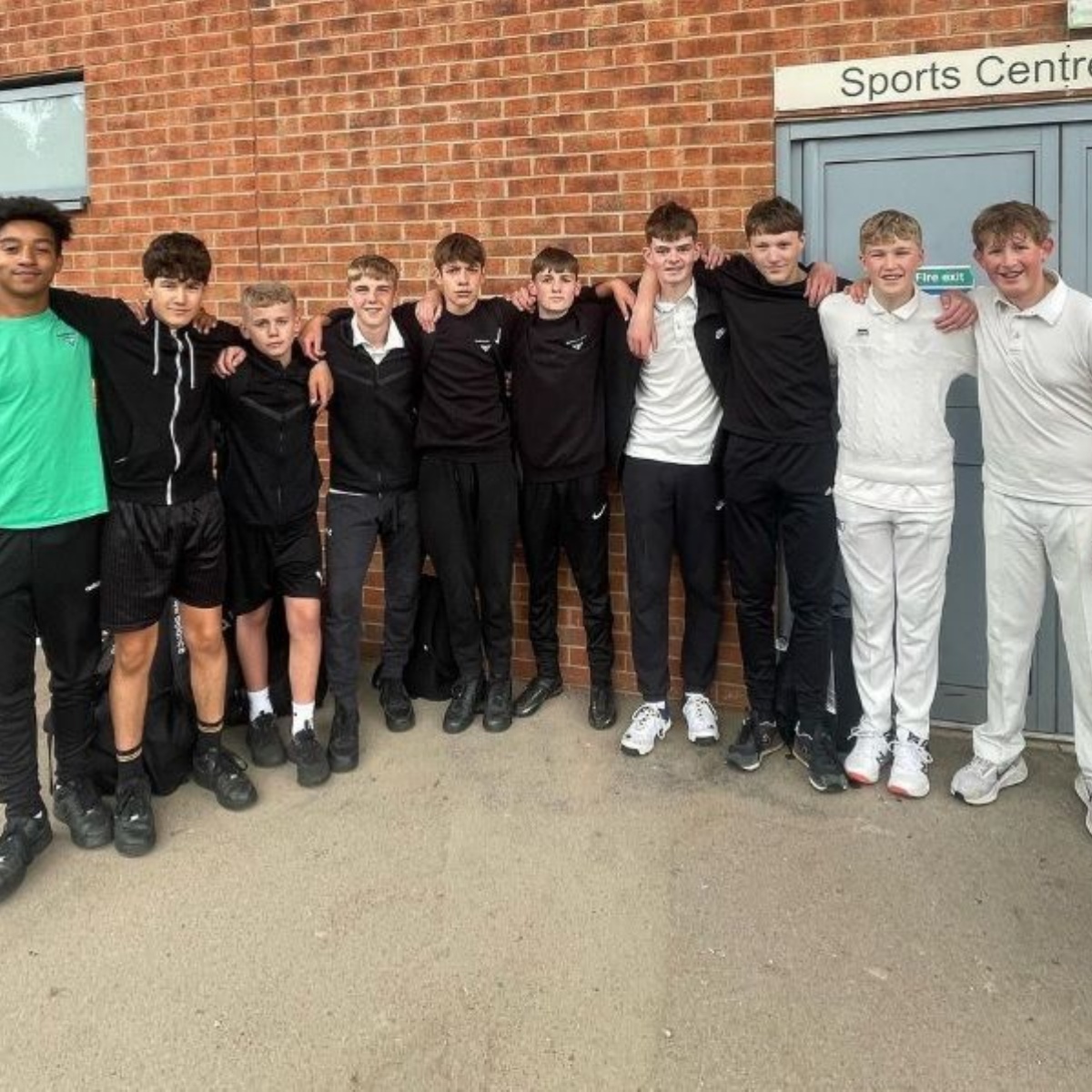 Y9 Cricket team win mini league - Meadowhead School
